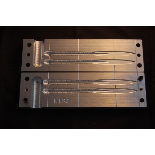 ml30 Leech creature bait injection mold